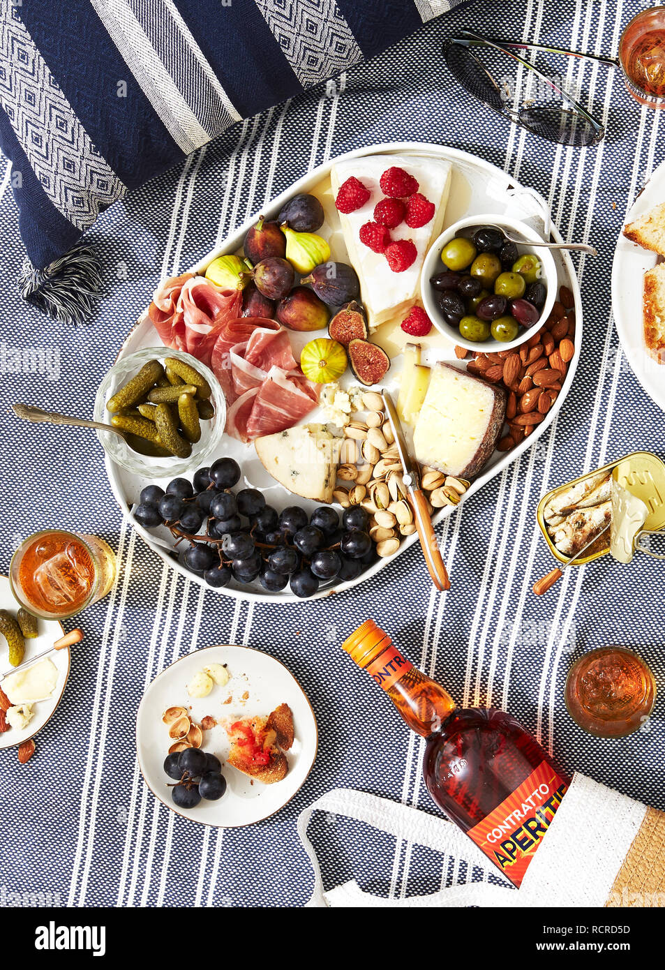 Wet picnic hi-res stock photography and images - Alamy