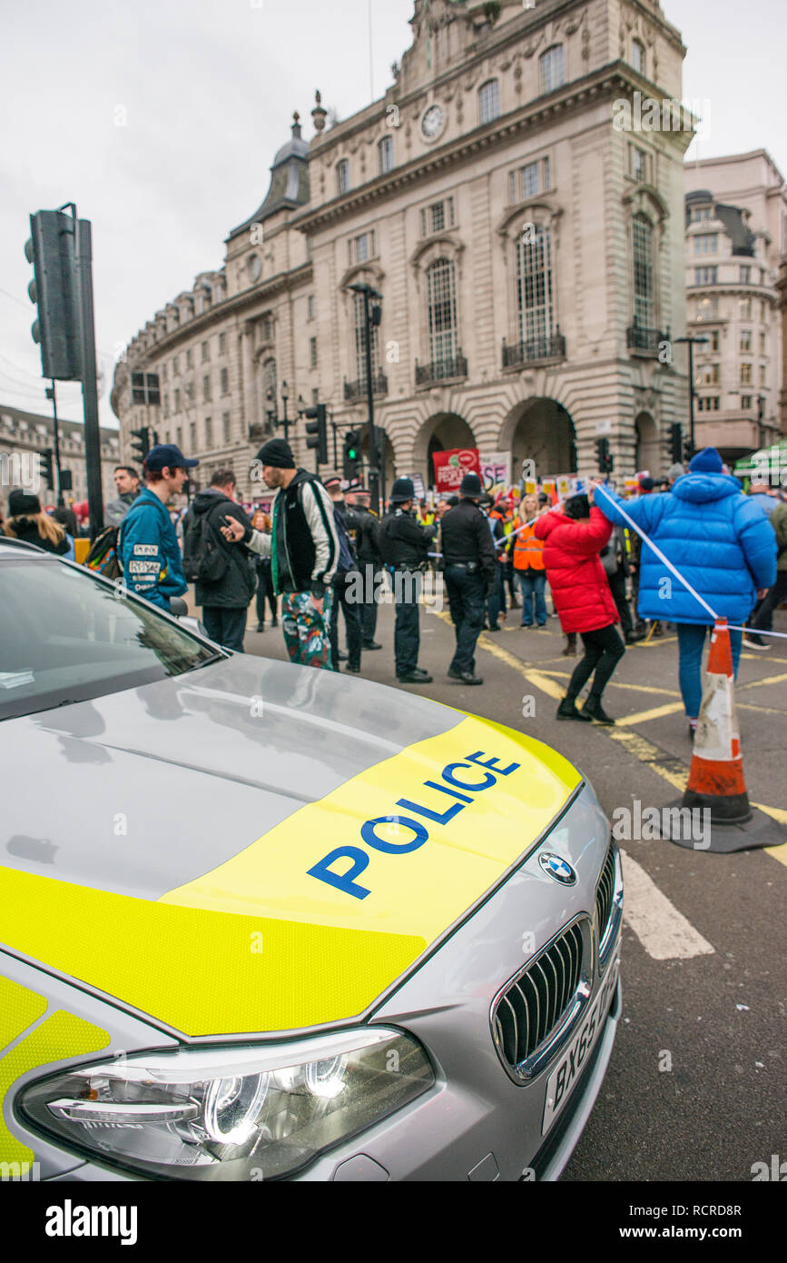 Transport traffic police piccadilly circus hi-res stock photography and ...
