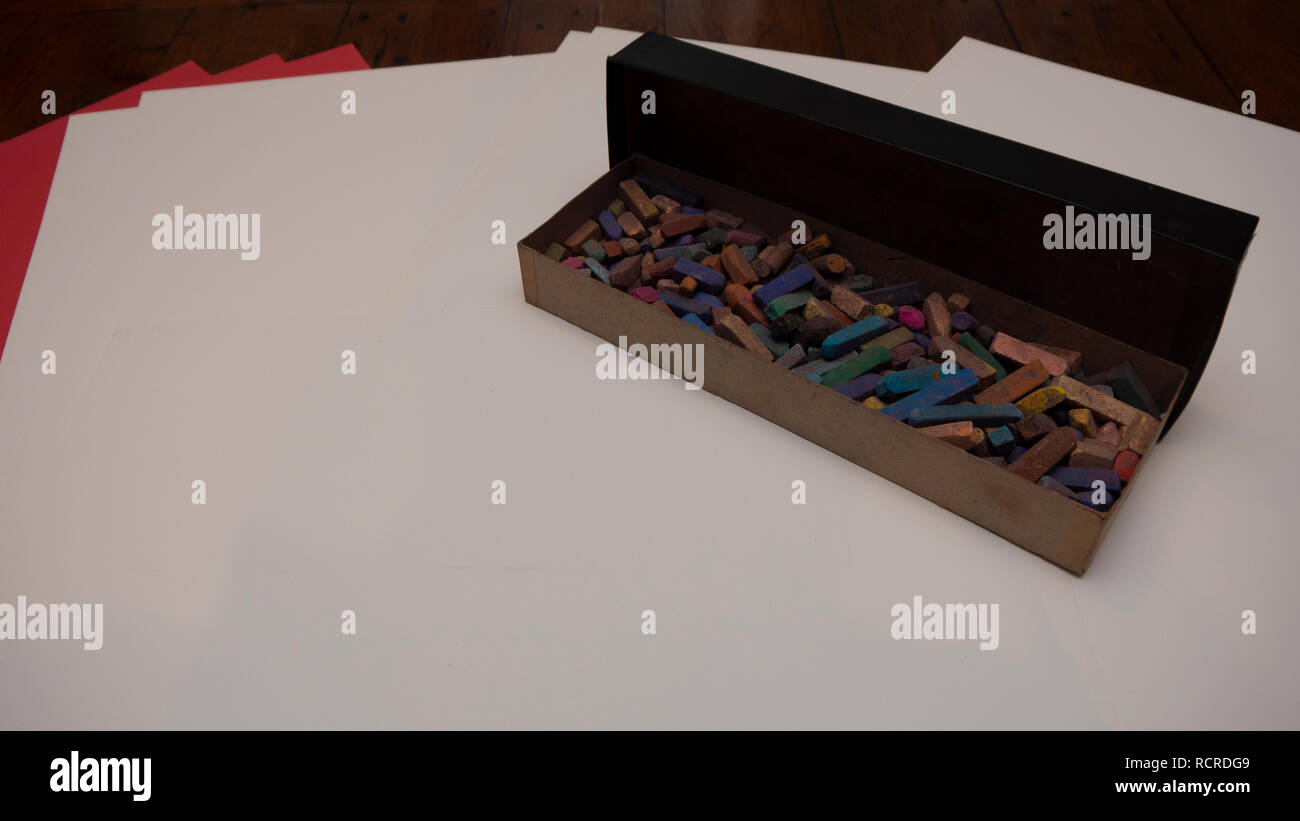 Chalk table hi-res stock photography and images - Alamy