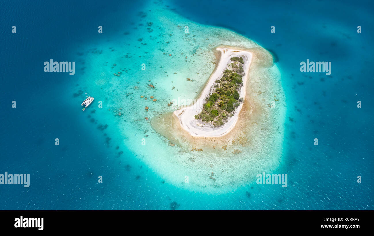 Uninhabited island aerial hi-res stock photography and images - Alamy