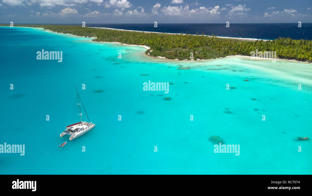 Pacific atoll aerial hi-res stock photography and images - Alamy
