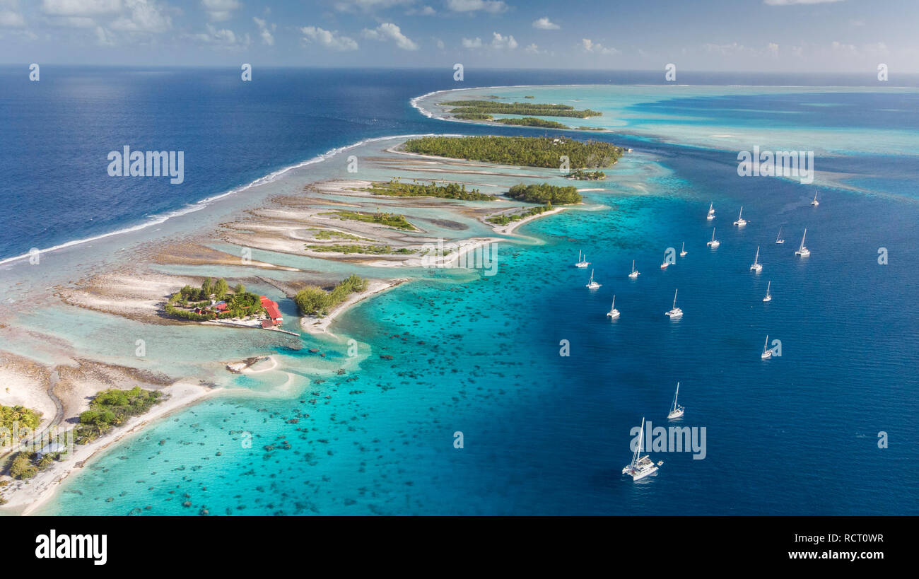 Small Island in Rangiroa atoll, Tuamotu, French Polynesia Stock Photo ...