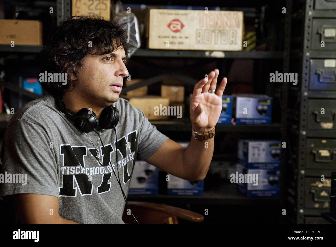 GLASS, director M. Night Shyamalan, on set, 2019. ph: Jessica ...