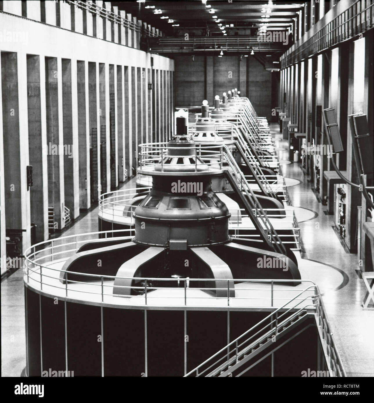 Ross dam hi-res stock photography and images - Alamy