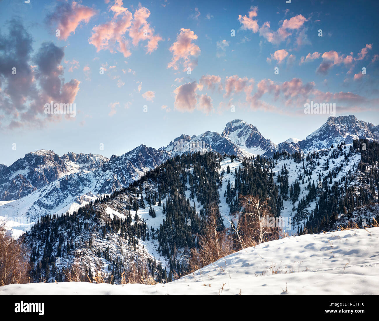 High snowy mountains hi-res stock photography and images - Alamy