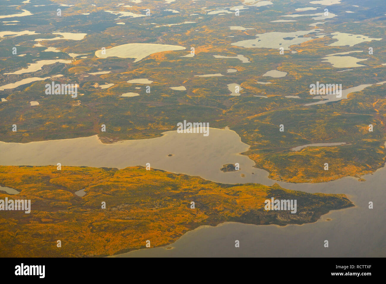 Barrenlands in late summer from the air, Yellowknife east to Nunavut ...