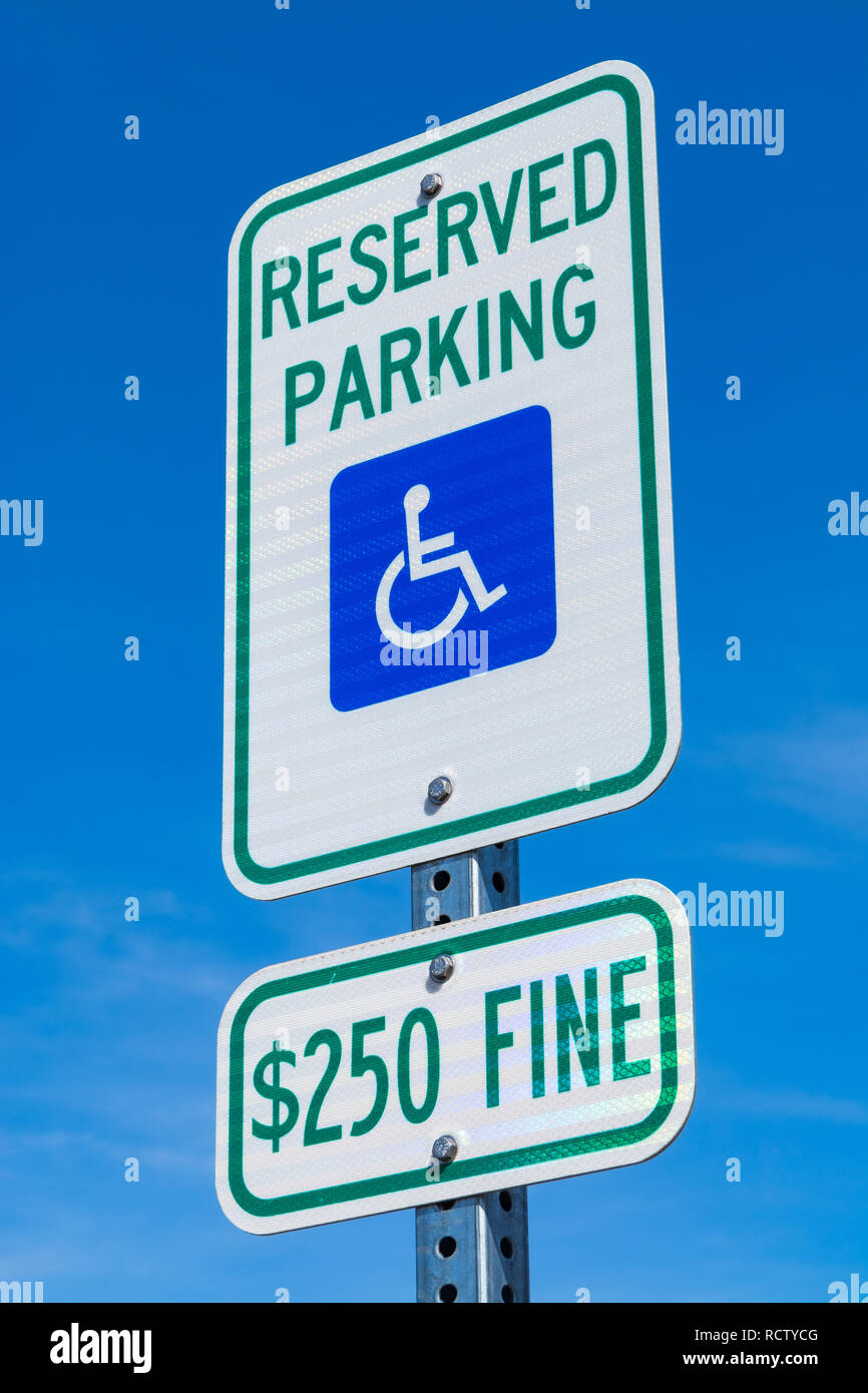 Pole sign disabled parking sign hi-res stock photography and images - Alamy