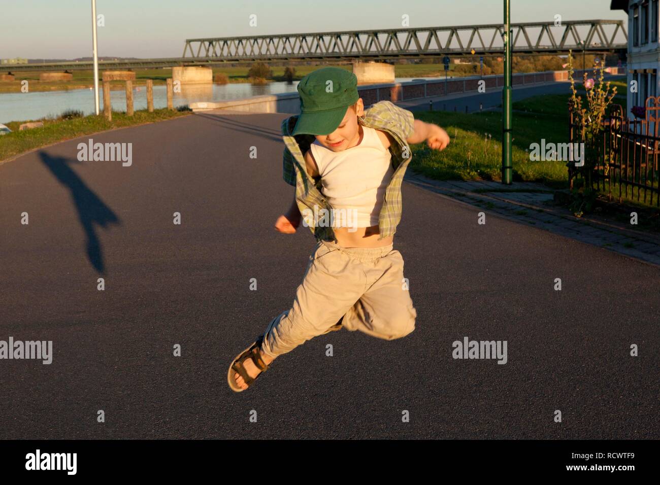 Shadow jumping hi-res stock photography and images - Alamy
