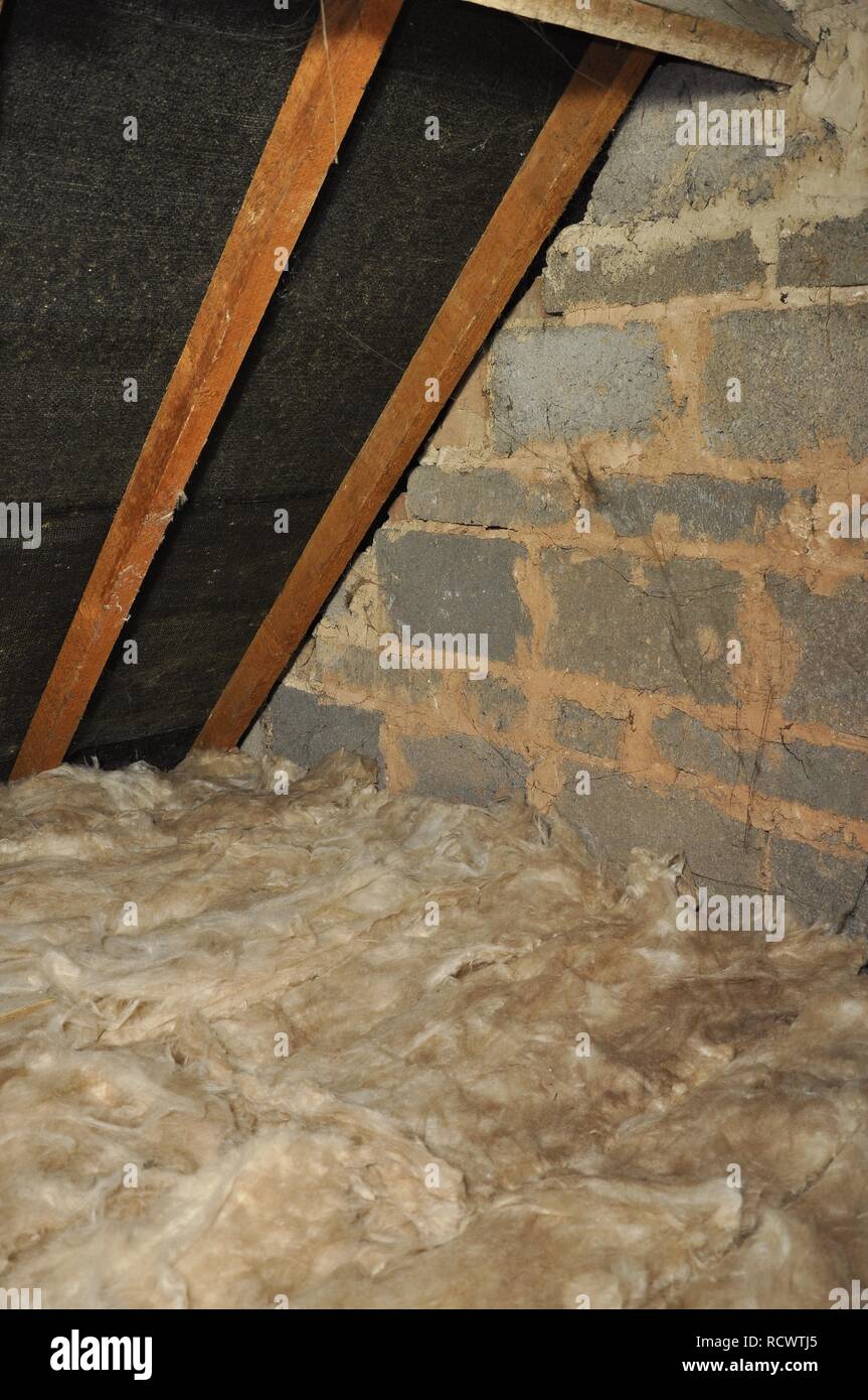 Loft insulation hi-res stock photography and images - Alamy