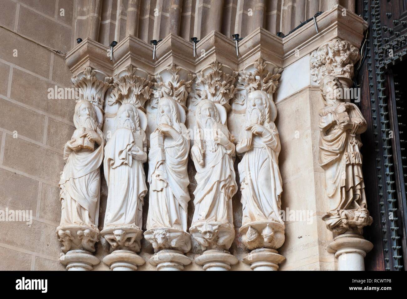 Apostles Statues High Resolution Stock Photography and Images - Alamy