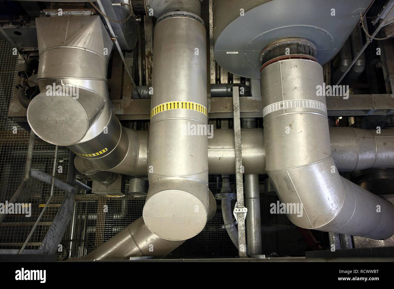 Pipelines in a power plant, pipes for hot vapour, cooling water Stock ...