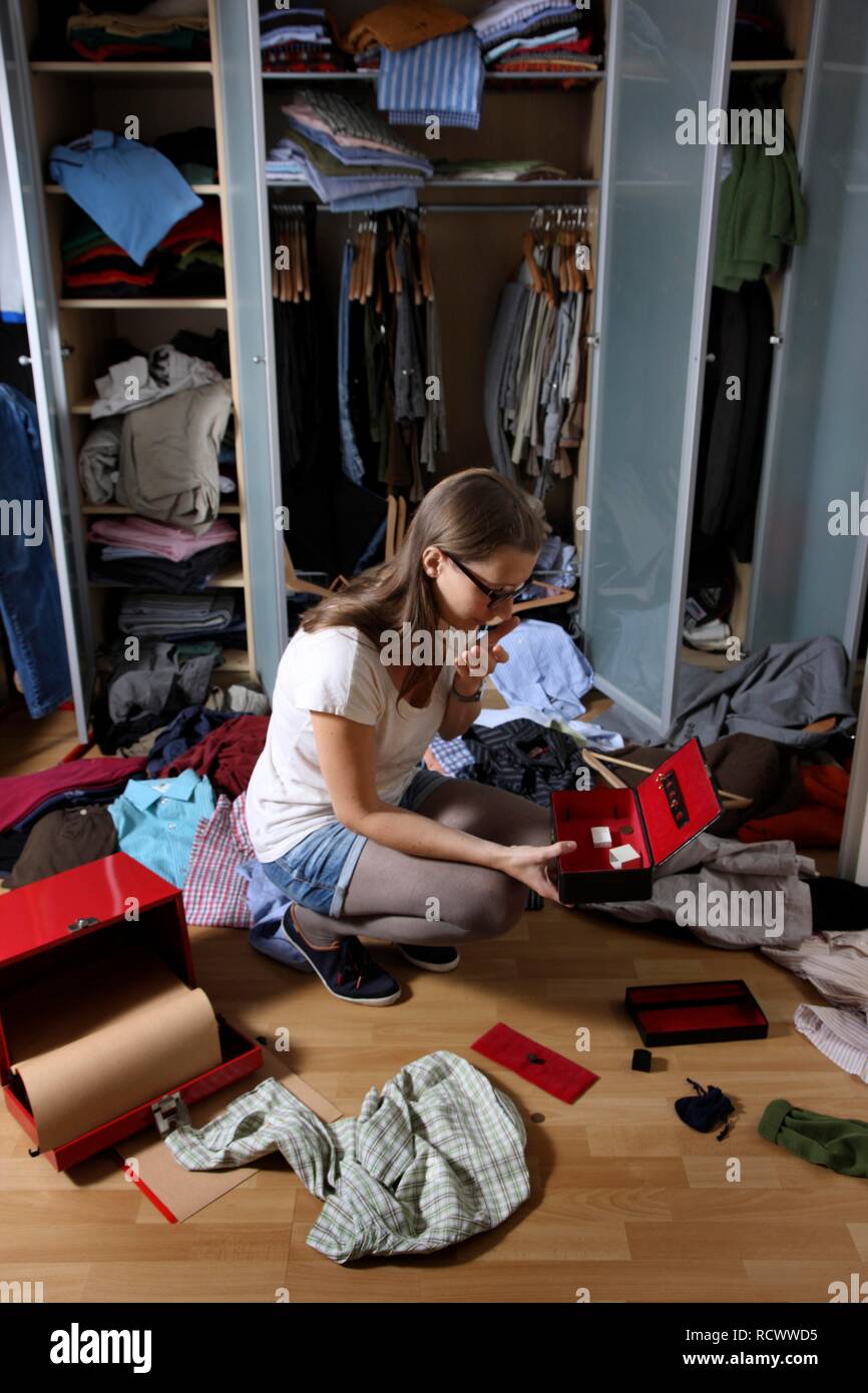 Room ransacked hi-res stock photography and images - Alamy