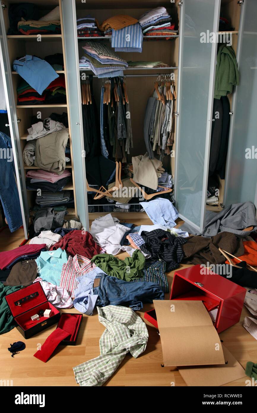 Room ransacked hi-res stock photography and images - Alamy