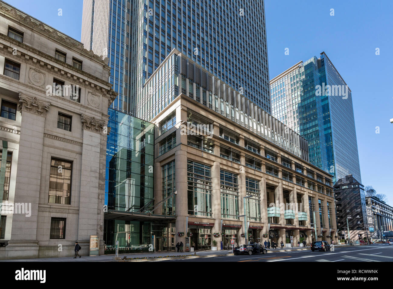 Nihonbashi Mitsui Building, Chuo-Ku, Tokyo, Japan Stock Photo - Alamy