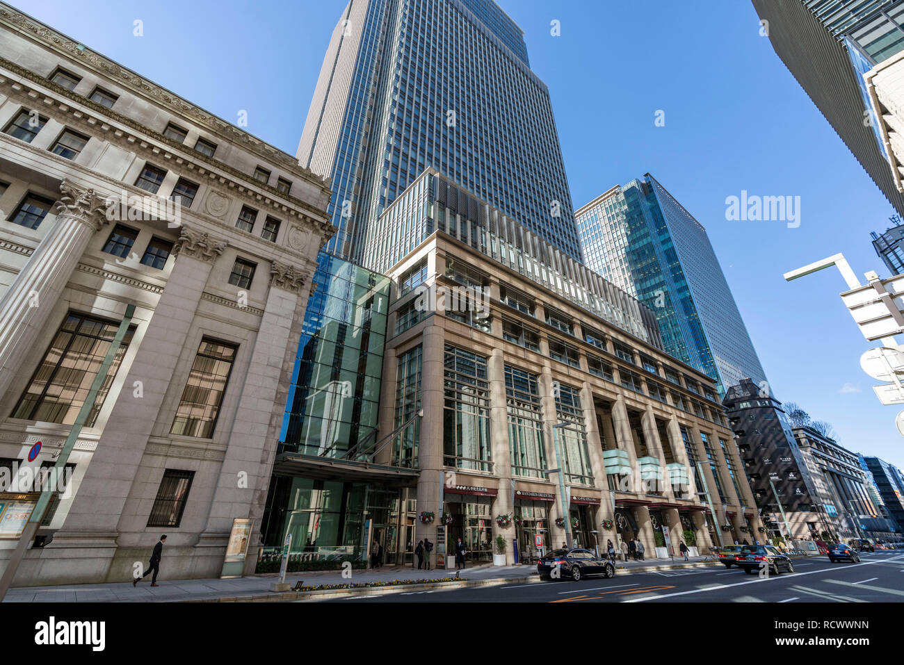 Nihonbashi Mitsui Building, Chuo-Ku, Tokyo, Japan Stock Photo - Alamy
