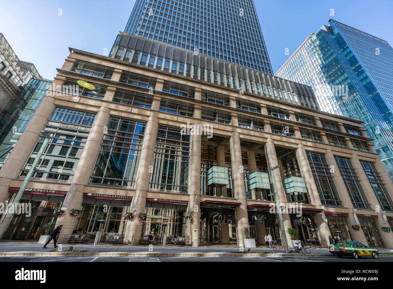 Nihonbashi Mitsui Building, Chuo-Ku, Tokyo, Japan Stock Photo - Alamy