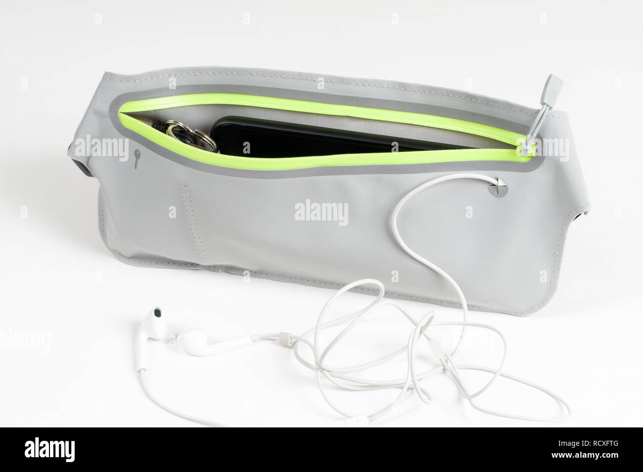 Sport bag gym icon hi-res stock photography and images - Alamy