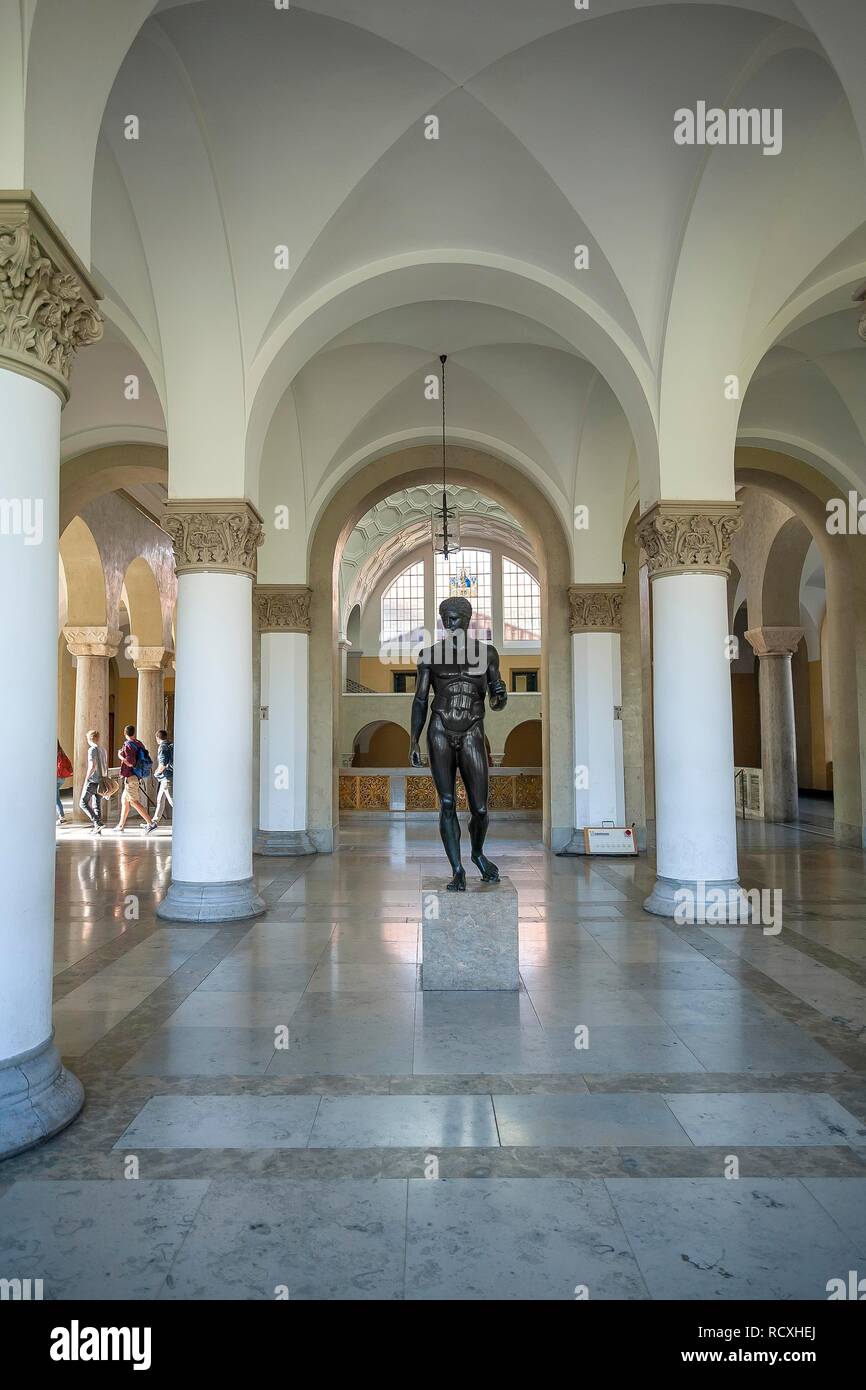 Polyklet hi-res stock photography and images - Alamy