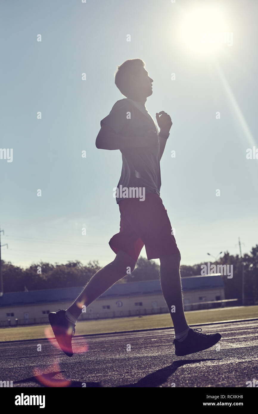 Man exercise sunrise hi-res stock photography and images - Alamy