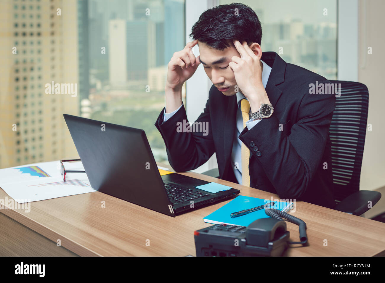 Workplace stress hi-res stock photography and images - Alamy