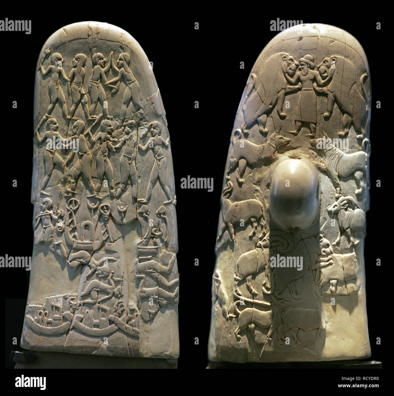 6395. Knife with highly decorated ivory handle and Flintstone blade ...