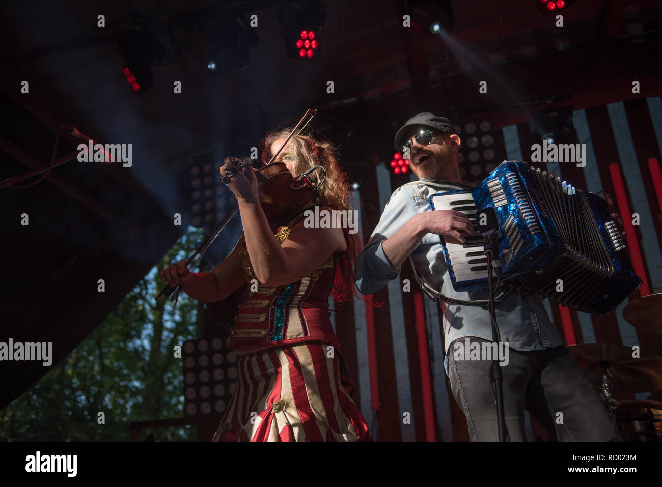 Three daft monkeys on stage with Roy Harter at The Bearded Theory ...