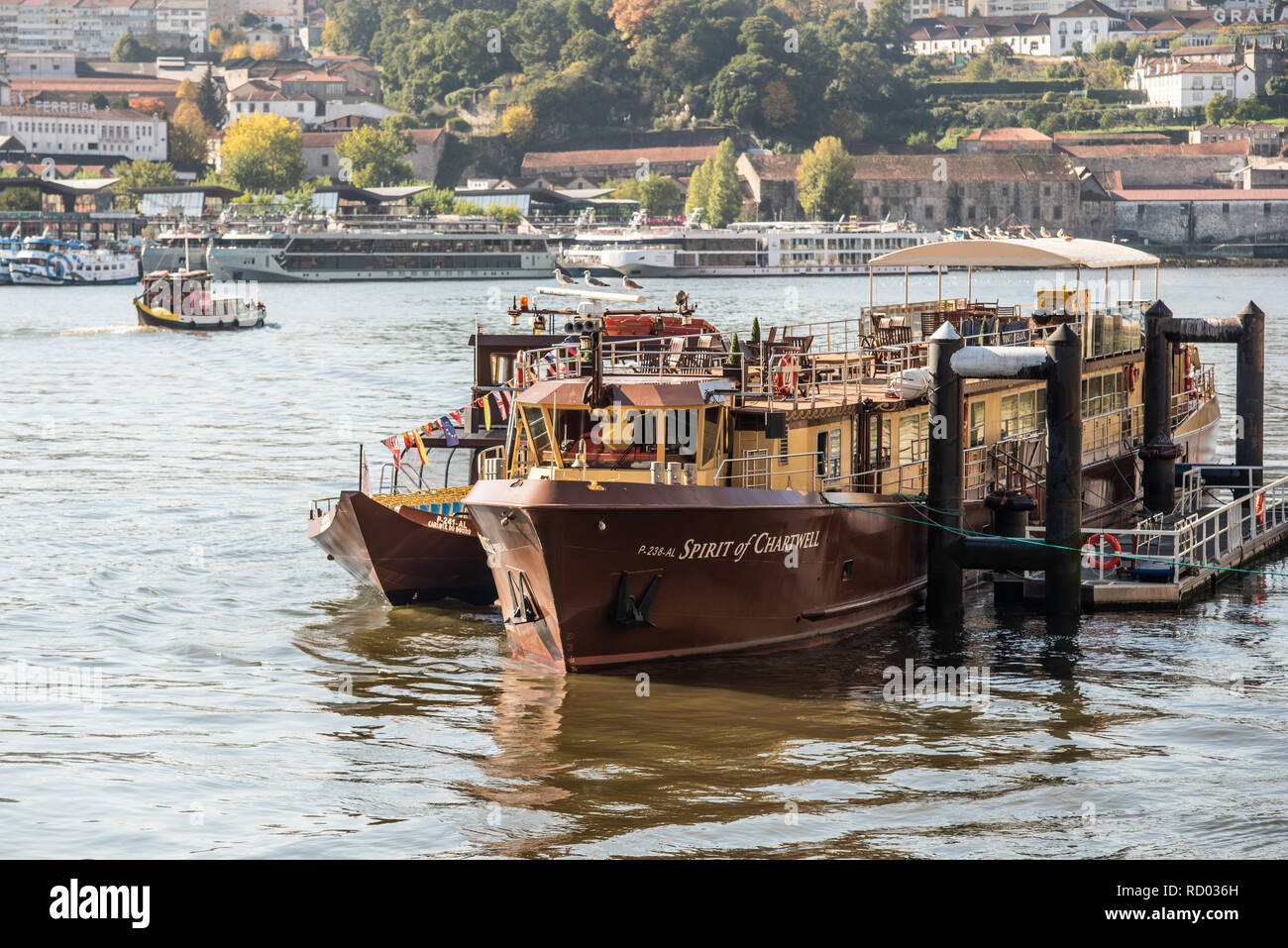 River duoro in porto hi-res stock photography and images - Alamy