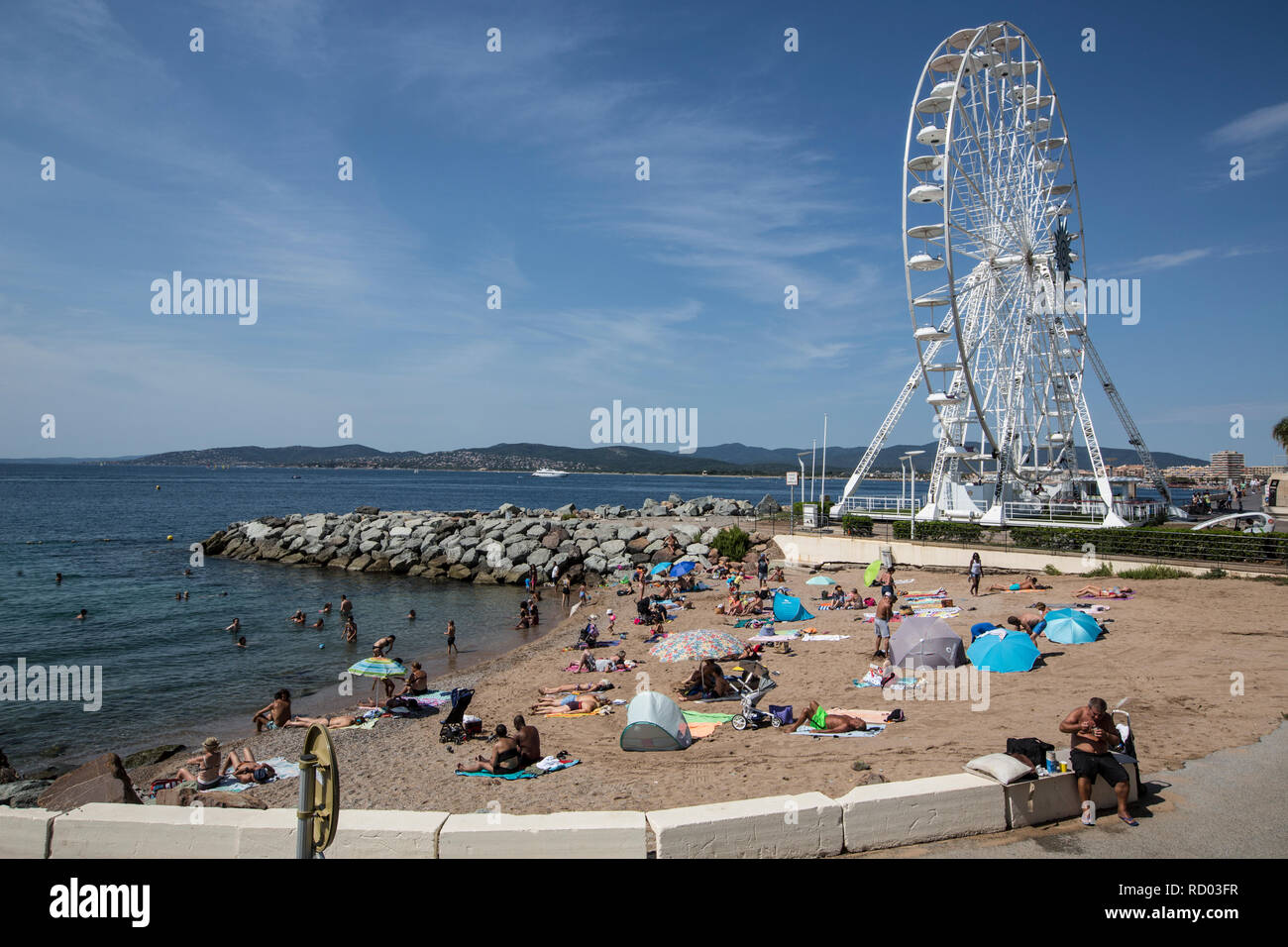 Saint-Raphaël, resort town on the Côte d'Azur, in southeastern France ...