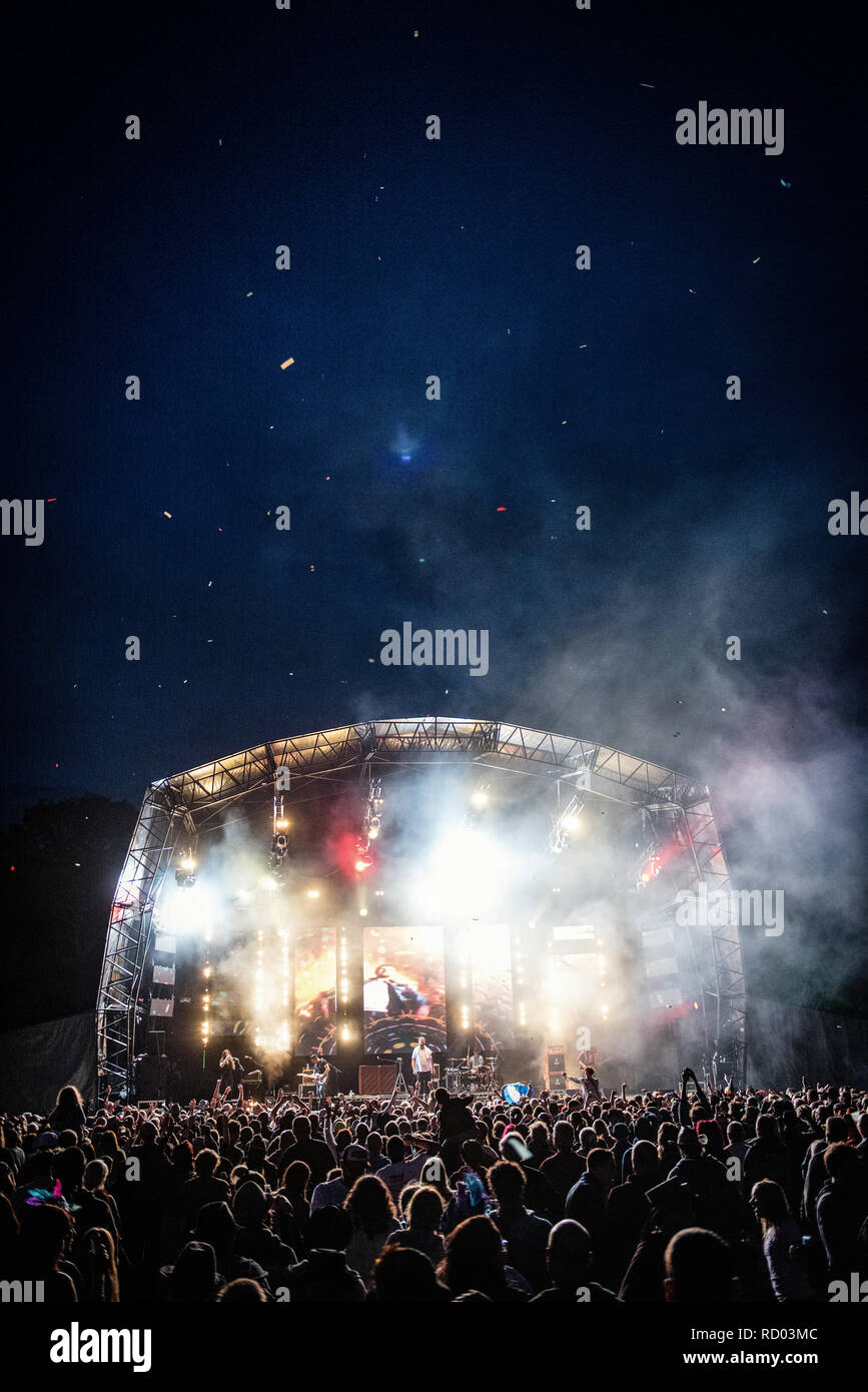 Stagelighting hi-res stock photography and images - Alamy