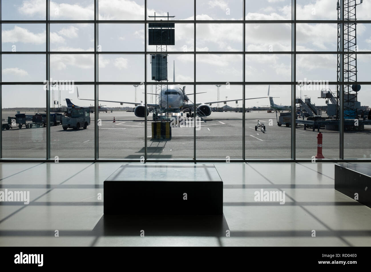 Airport trolley park hi-res stock photography and images - Alamy