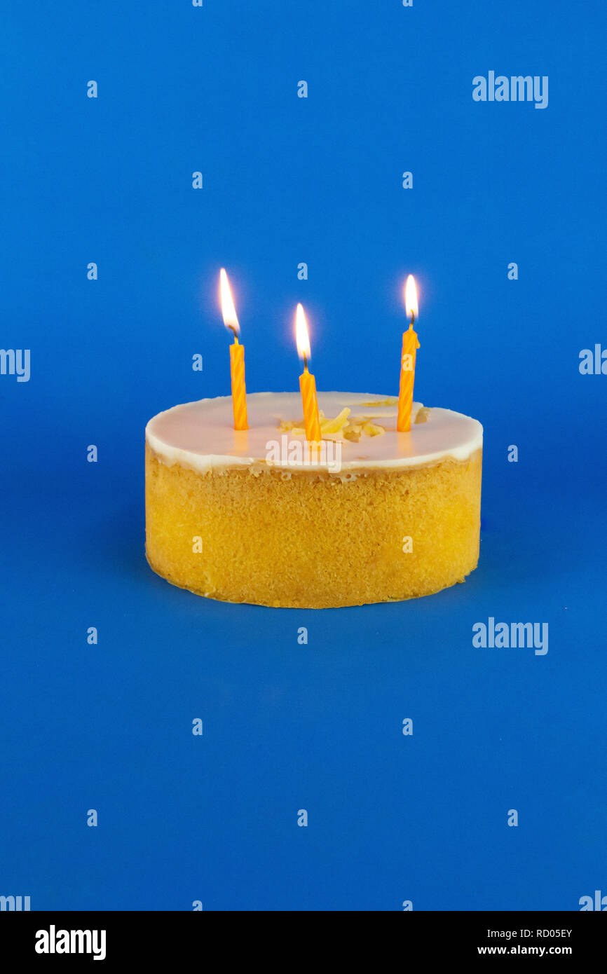 Alone with cake hi-res stock photography and images - Alamy