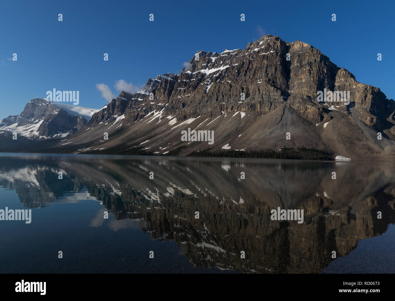 Bow lake canada hi-res stock photography and images - Alamy