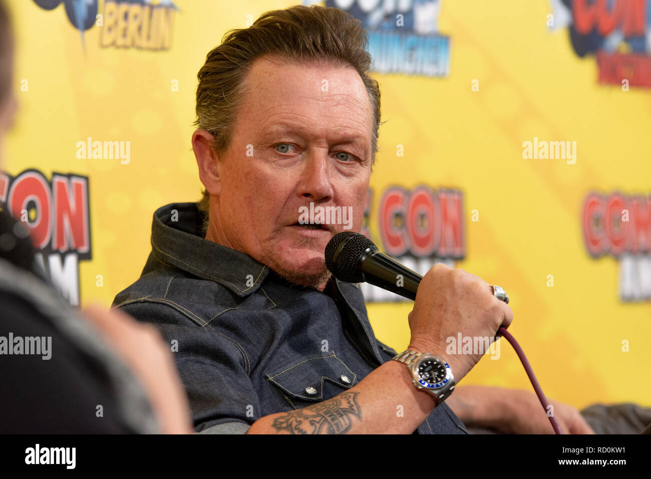 T 1000 terminator hi-res stock photography and images - Alamy