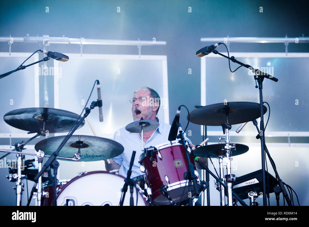 Pixies lovering drums hi-res stock photography and images - Alamy