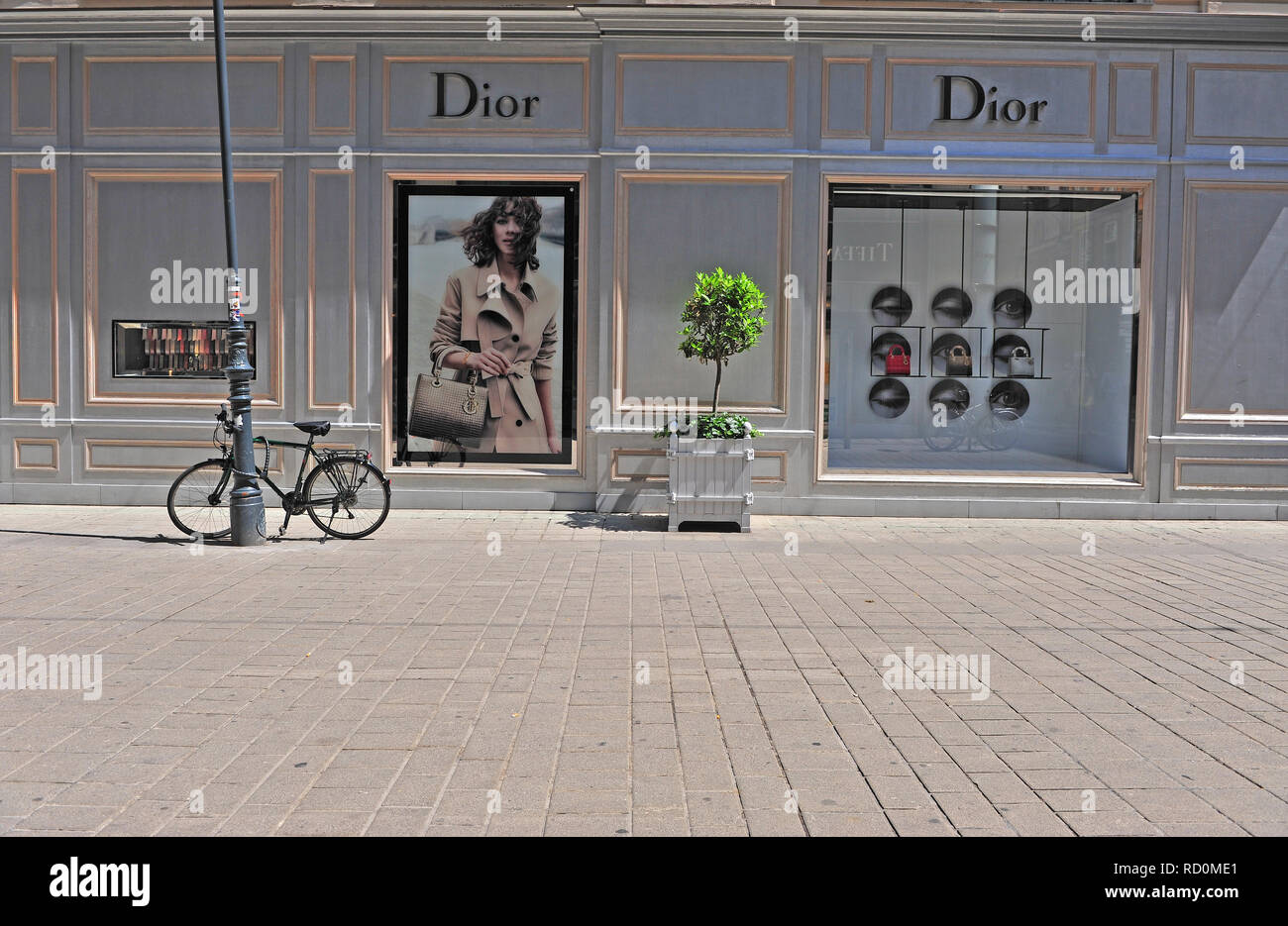 Christian dior couture hi-res stock photography and images - Alamy