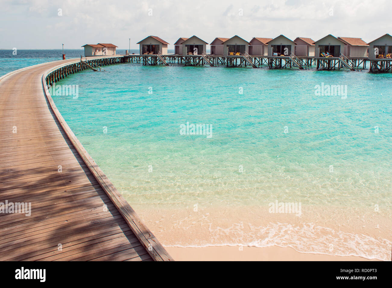 Bungalow on stilts in the water, amazing tropical nature. Maldives ...