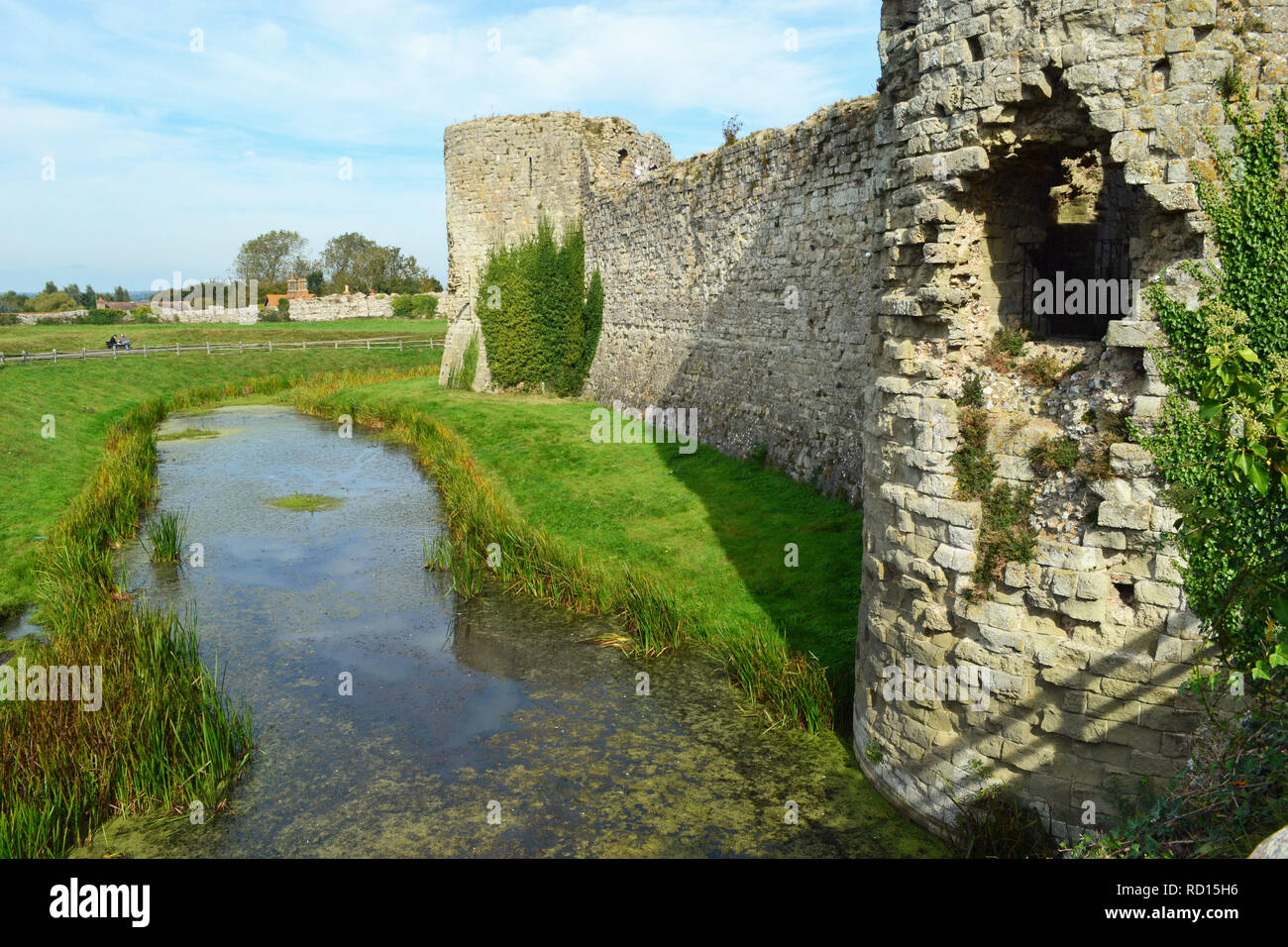 Pevensey castle 1066 hi-res stock photography and images - Alamy