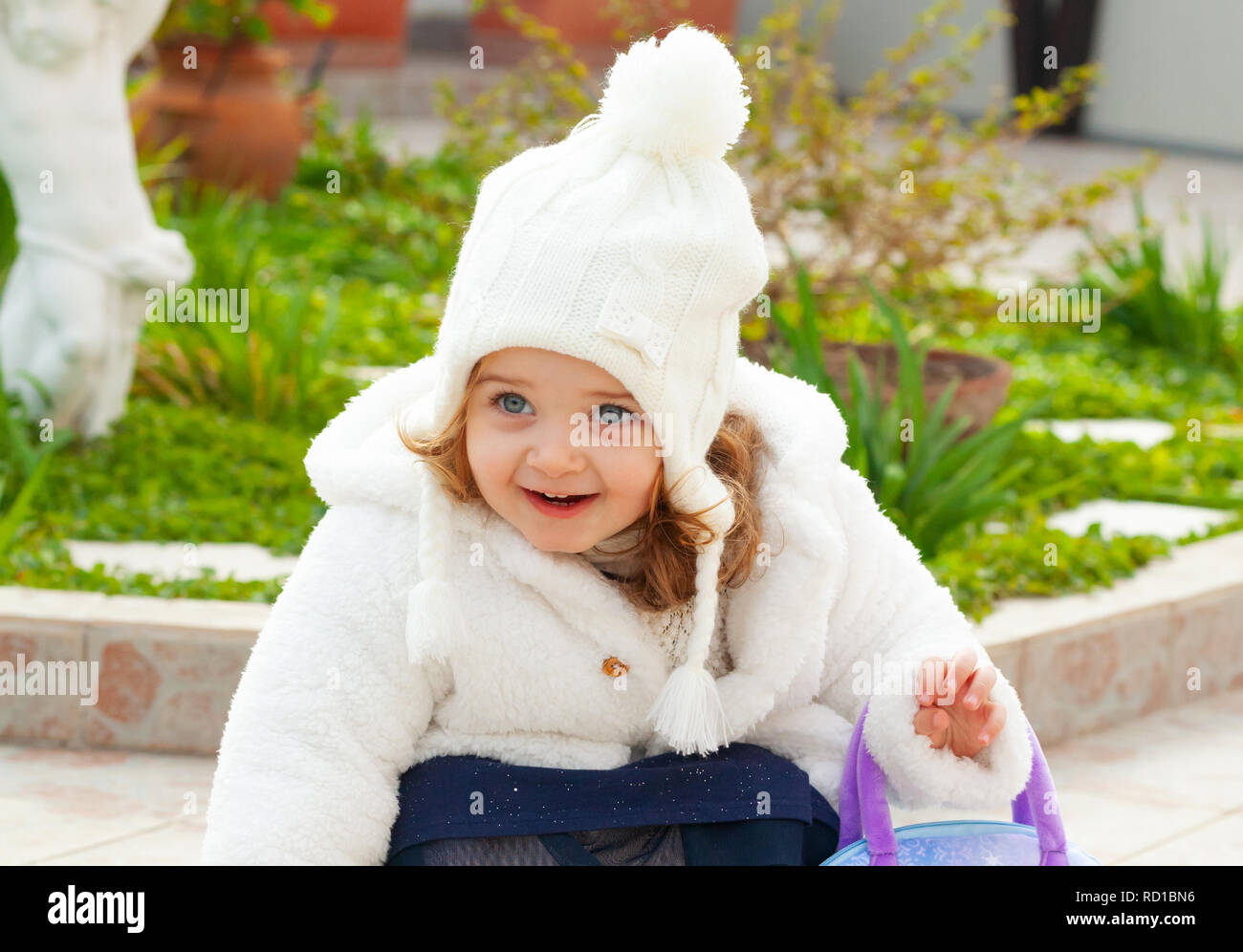 Beautiful girl in fur coat hi-res stock photography and images - Alamy