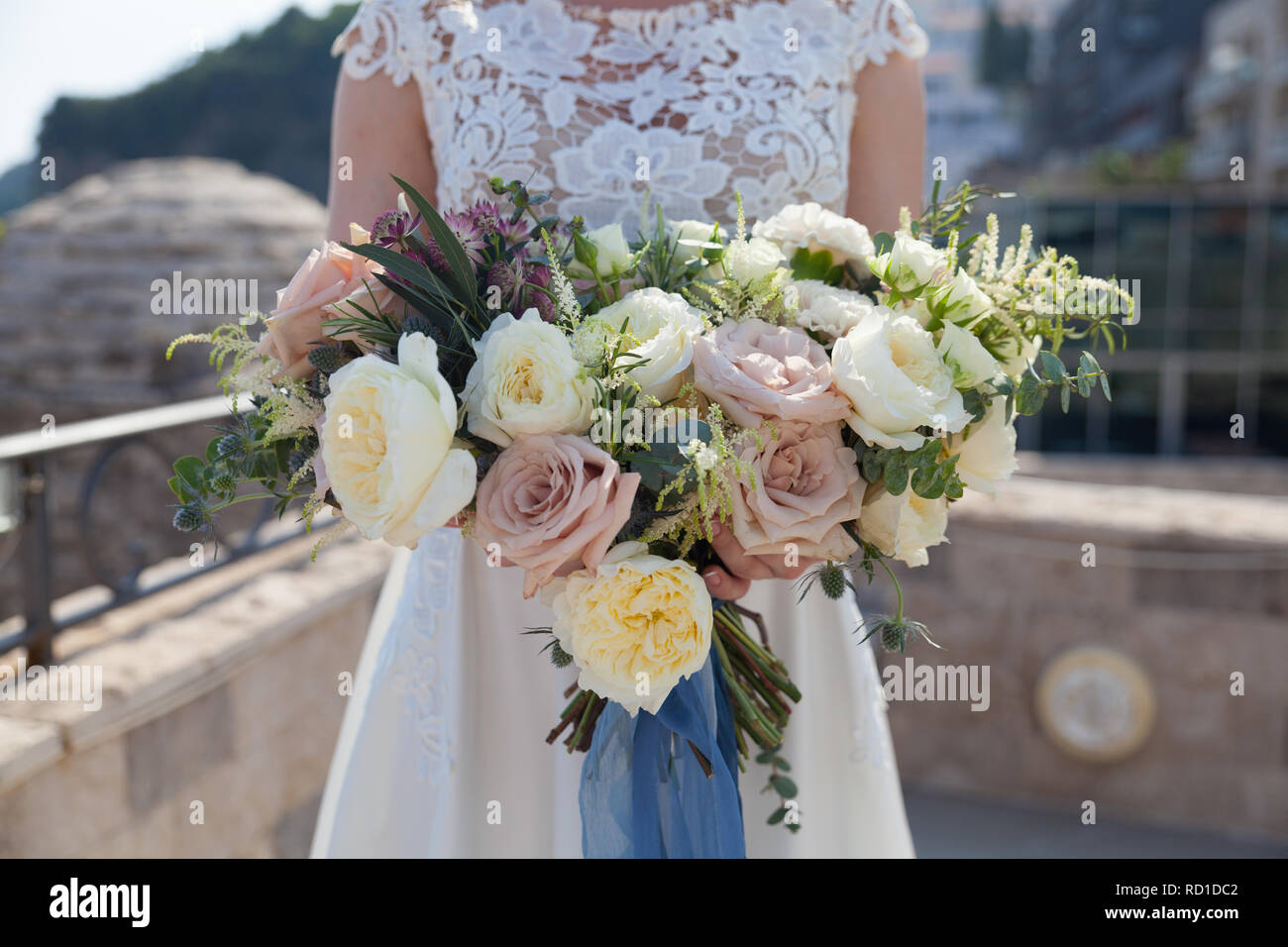 wedding bouquet with david austin roses Stock Photo - Alamy