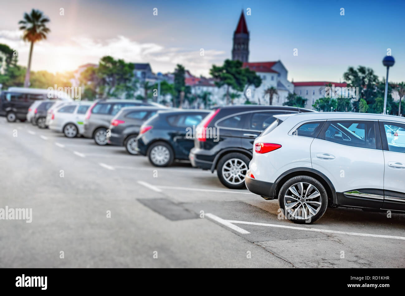 Vehicle city hi-res stock photography and images - Alamy