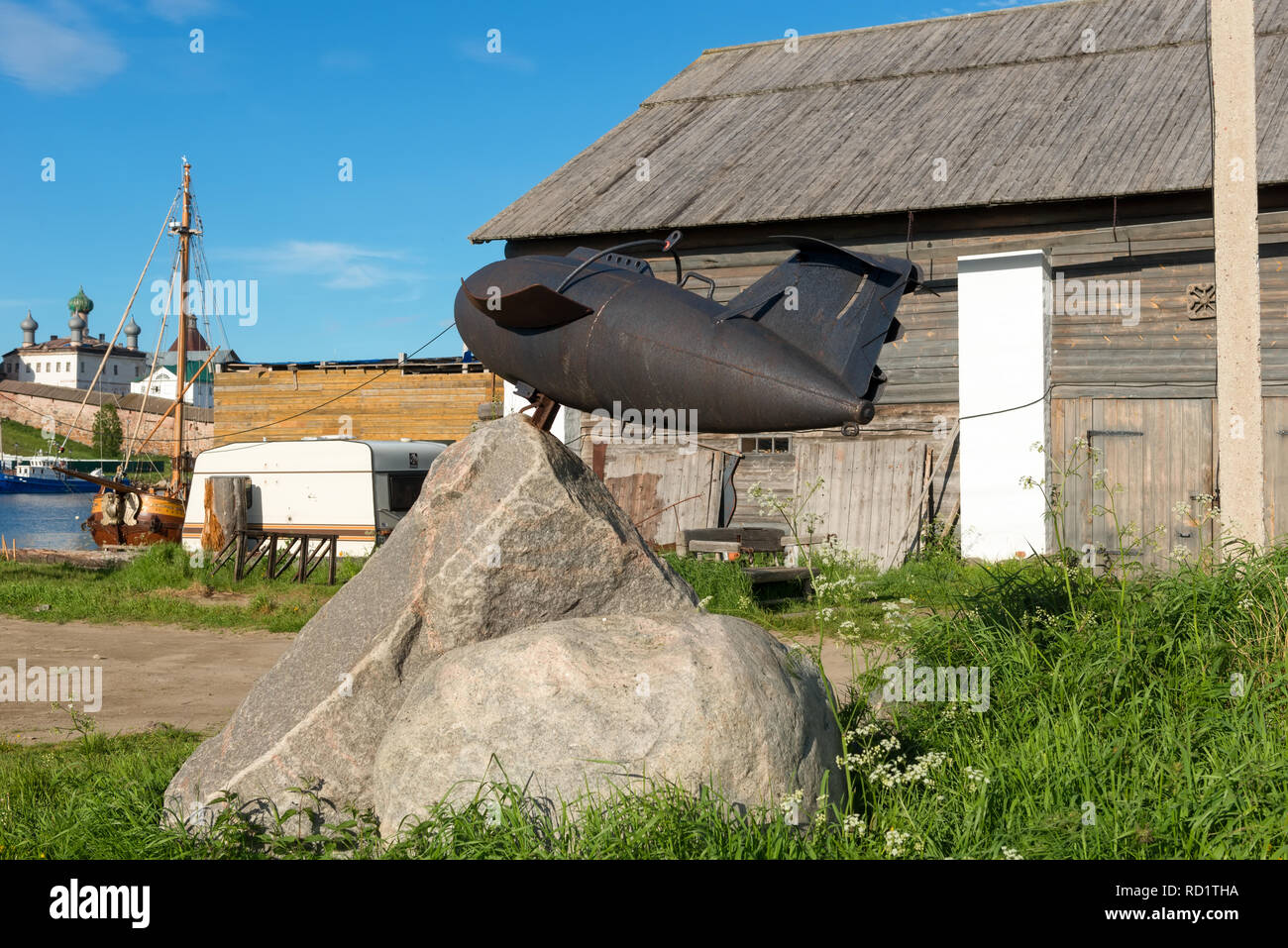 Underwater mines hi-res stock photography and images - Alamy