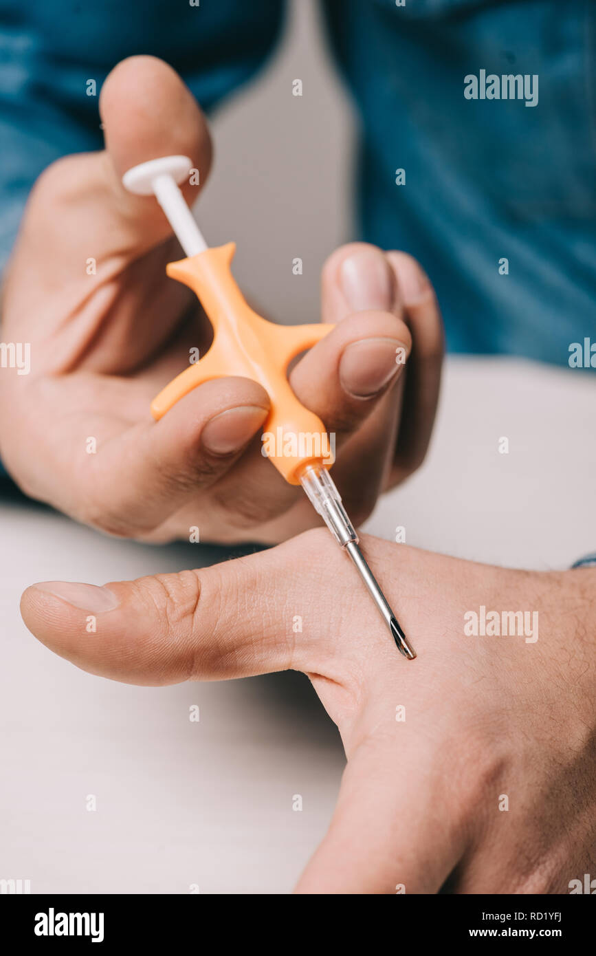 Micro injection hi-res stock photography and images - Alamy