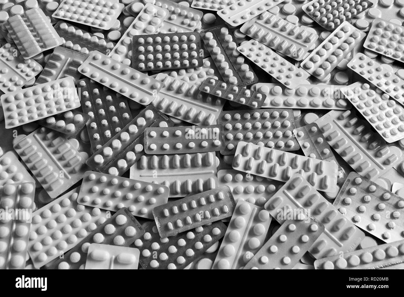 Medical plastic capsules Black and White Stock Photos & Images - Alamy