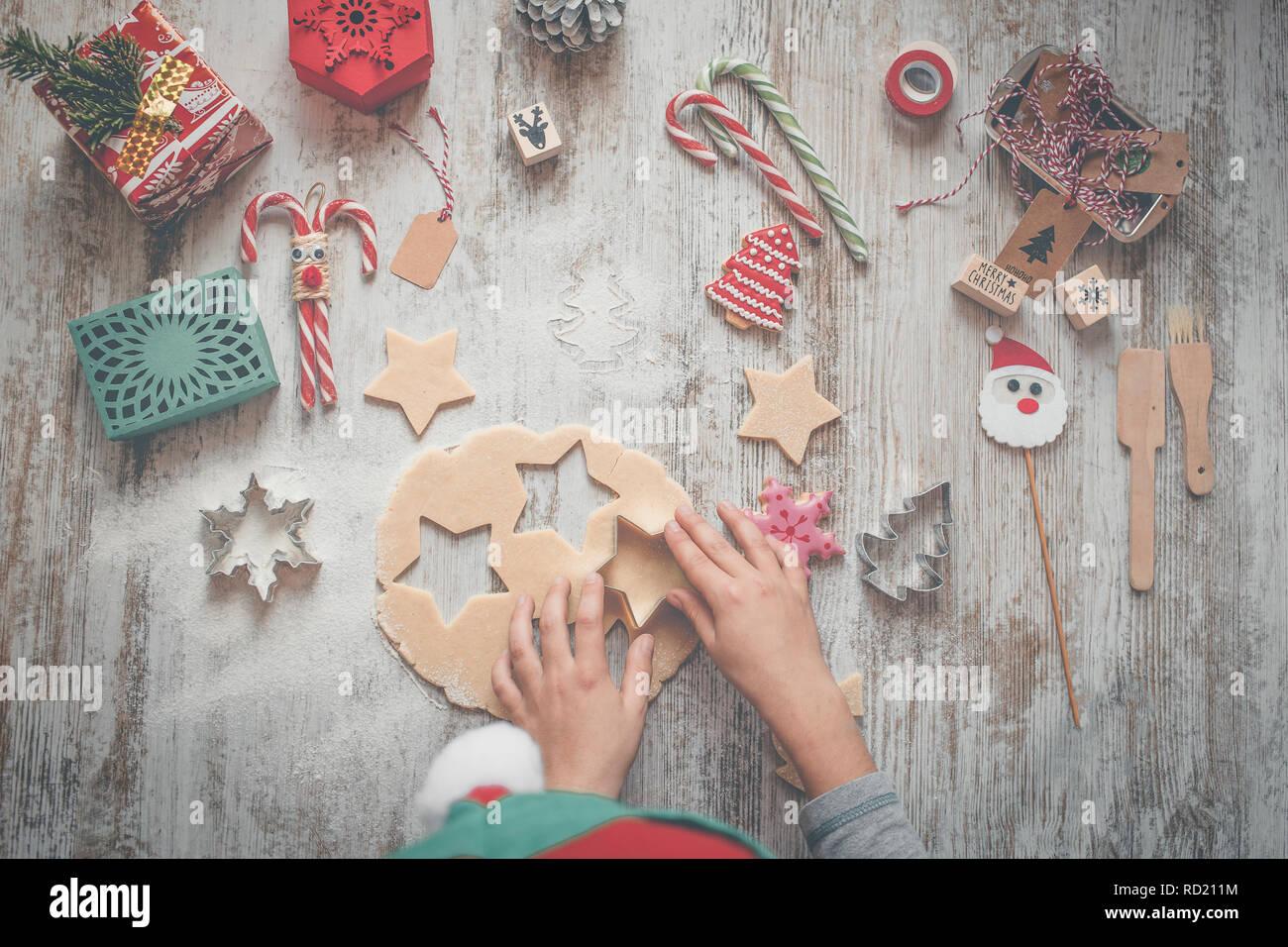 Children baking christmas hi-res stock photography and images - Alamy