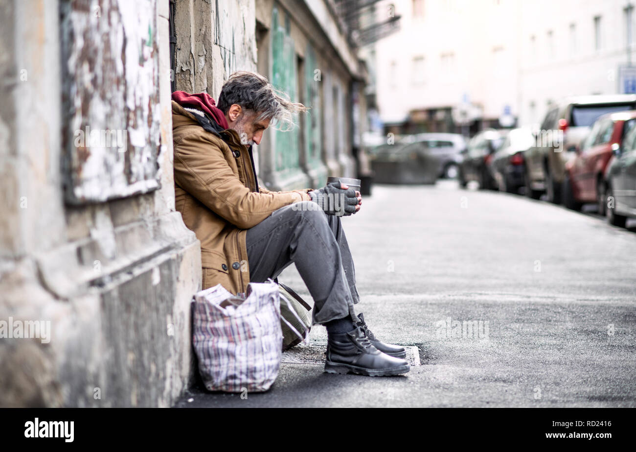 Poor man at the gate hi-res stock photography and images - Alamy