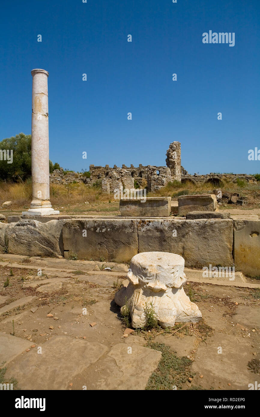 Ancient ruins in the Turkish city of Side. Architecture Stock Photo - Alamy