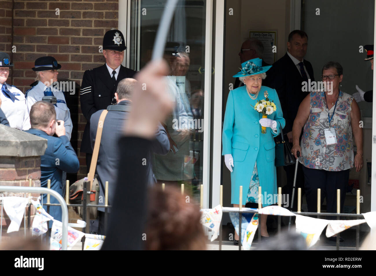 Elizabeth II queen of Britain visiting Chadwell Heath to celebrate 50th ...
