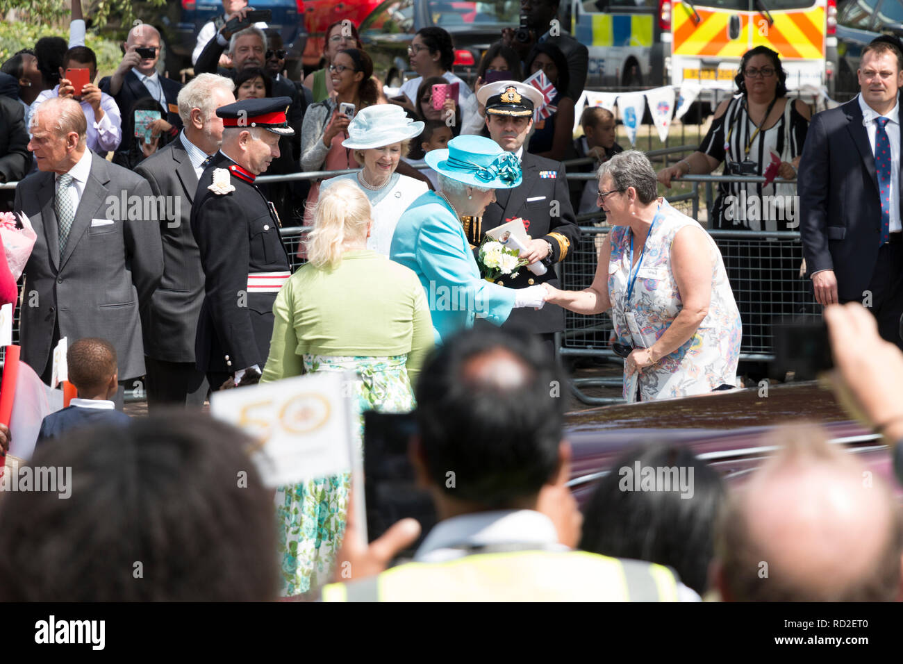 Elizabeth II queen of Britain visiting Chadwell Heath to celebrate 50th ...