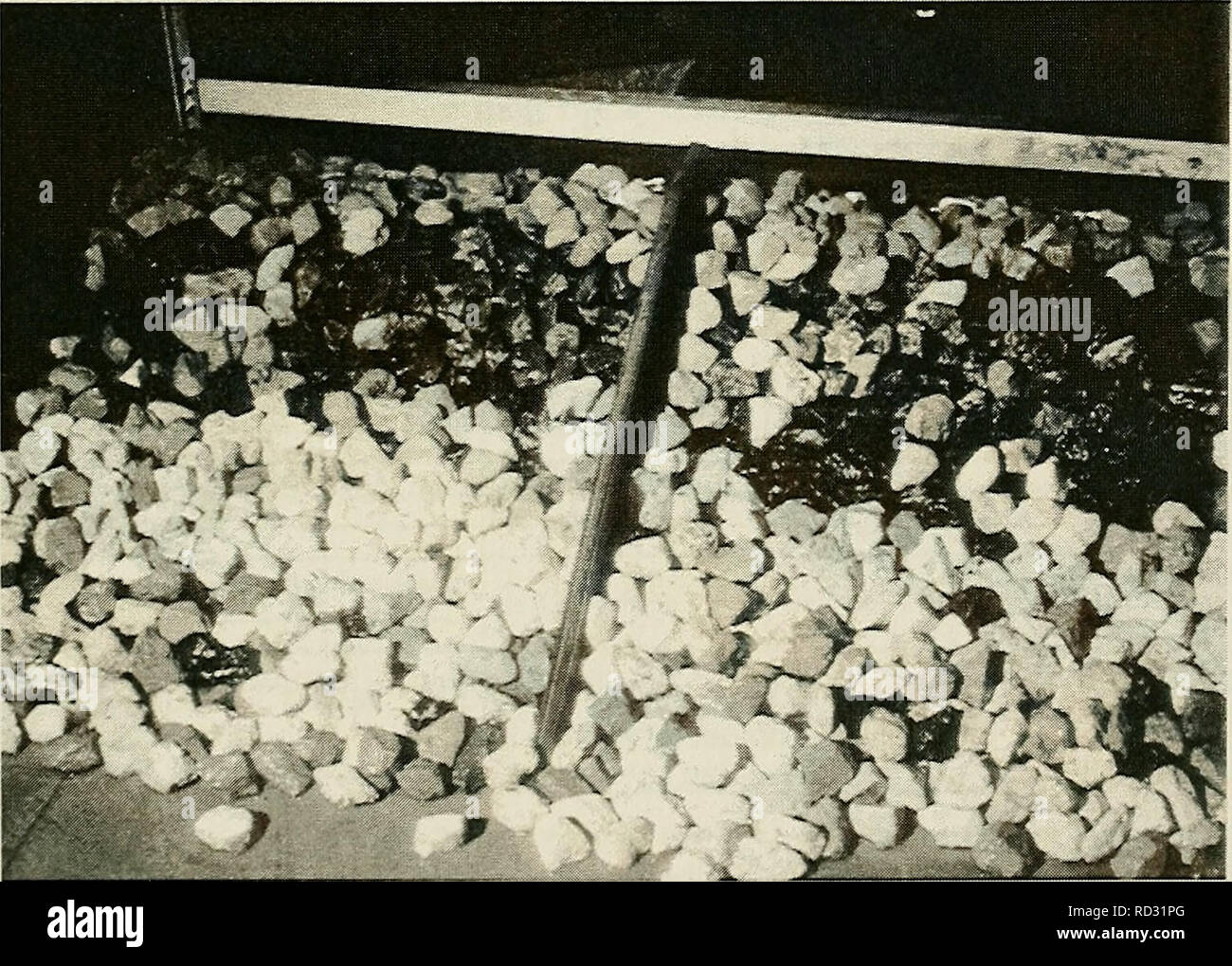 . Damage prog[r]ession on rubble-mound breakwaters. Rubble mound ...