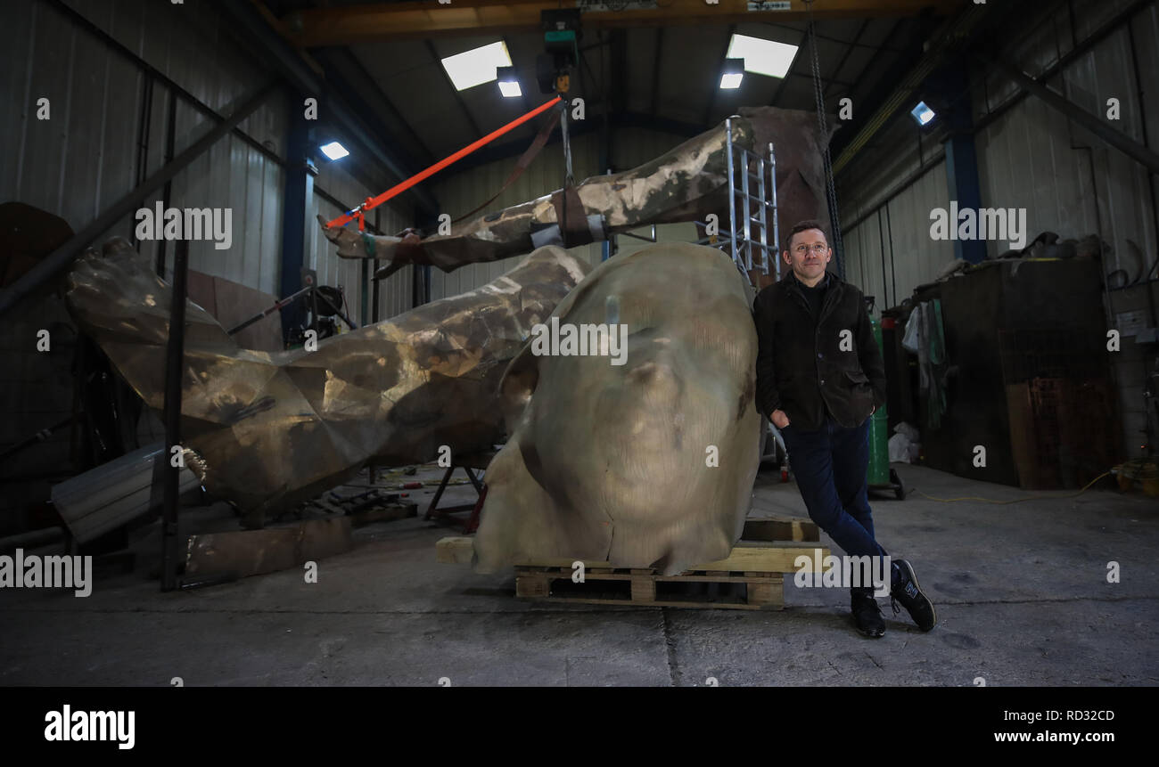 Joseph hillier sculpture hi-res stock photography and images - Alamy